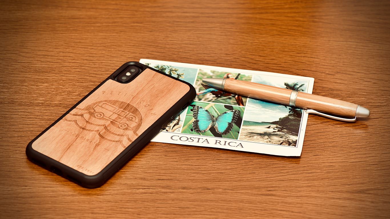 Coques gravées – Coque en bois